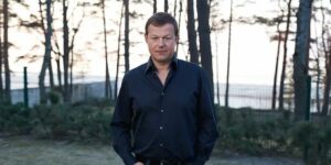 Stuck between Russia & Brad Pitt, Yuri Shefler’s two-front war · Hudin.com